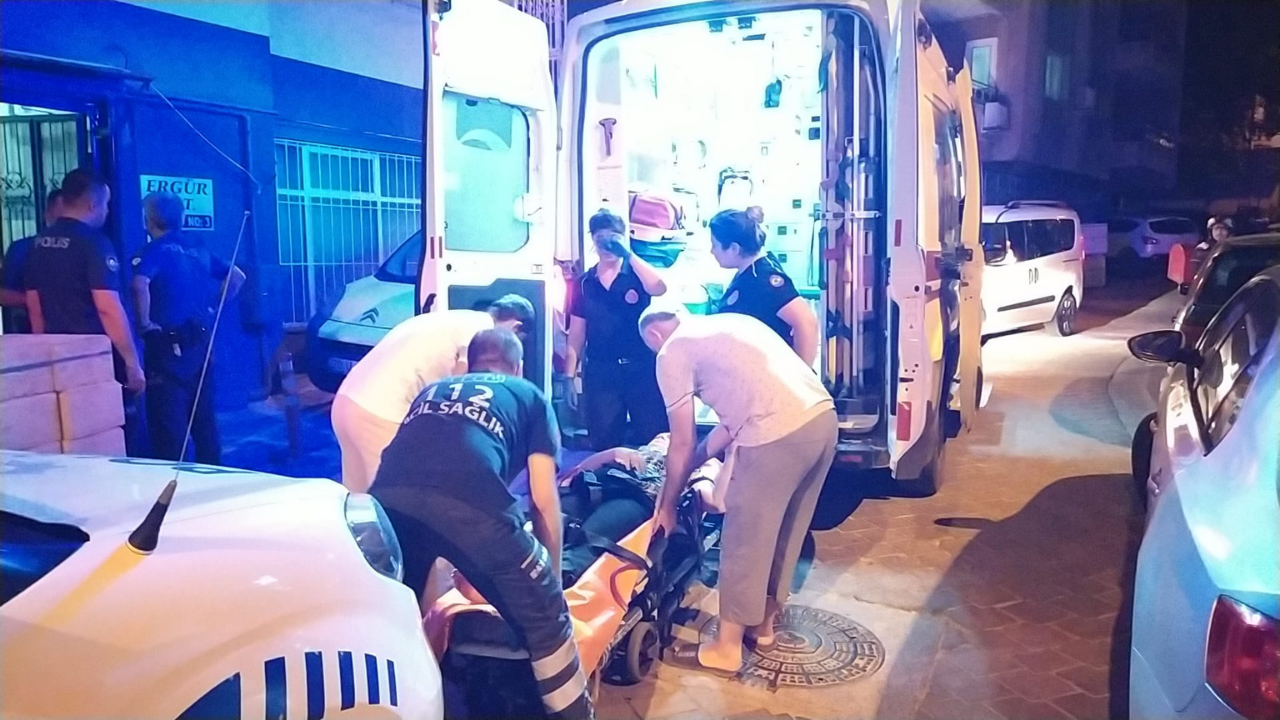 Silahını temizlerken kazara annesini vurdu